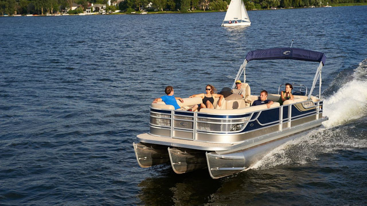 How to Clean Your Pontoon Boat in 5 Easy Steps